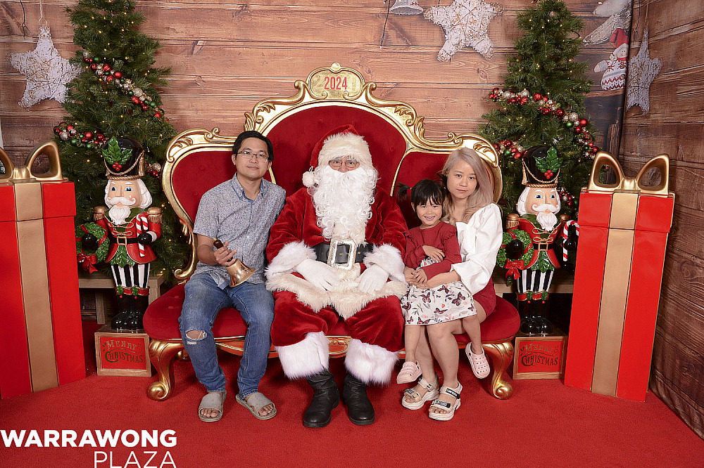 Santa - Warrawong Plaza - Santa Photos - 2024 - Joe's Photographics